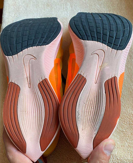 Продаются  кроссовки для бега Nike zoom fly 4