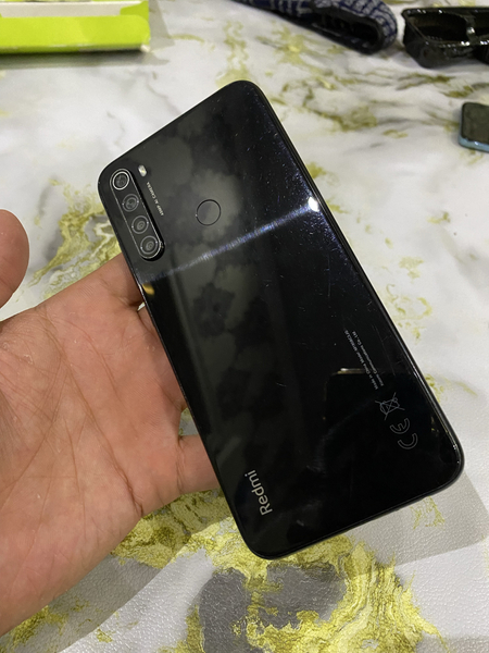 Redmi note 8 4/64 black rang xolati zor ayibi yo sotilvoti