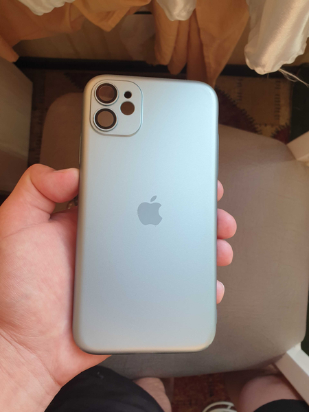 Чехол на iPhone 11