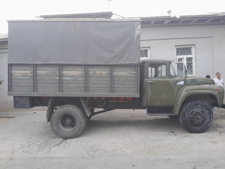 Zil 130 sotiladi