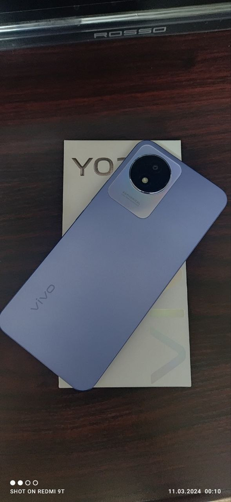 Продаю новый телефон Vivo
