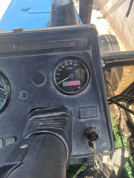 Traktor 82.1 sotiladi kafolati bilan
