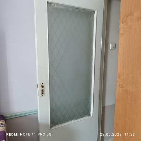 Продаю двери нормальном состоянии.
