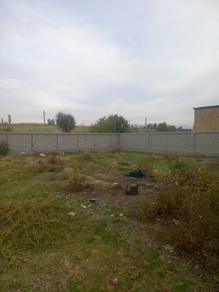 продается земля с постройкой