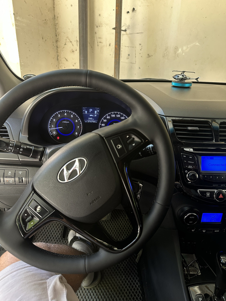 Hyundai accent продается