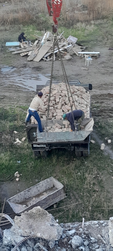 Katta zavodlarni hovlilarni buzish xizmati