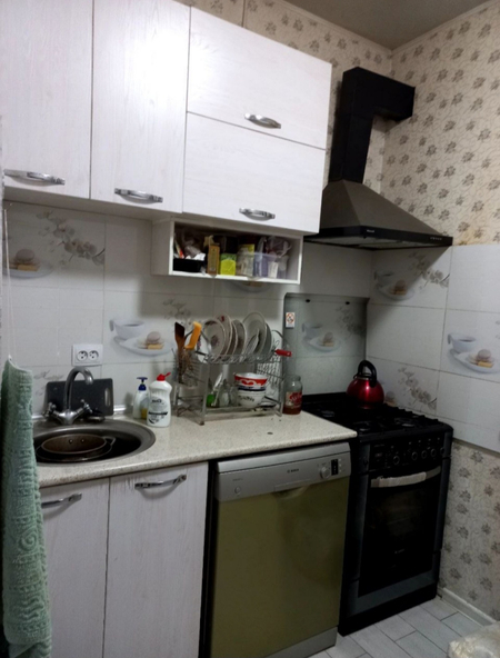 Ахмад югнакий 4/2/5 срочно продаётся квартира  Можно под ипо