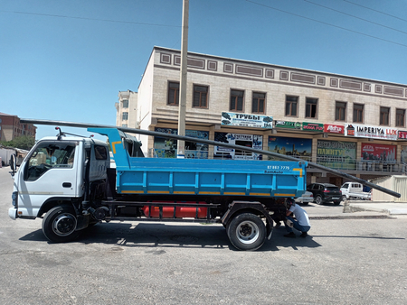 Isuzu самосвал сотилади