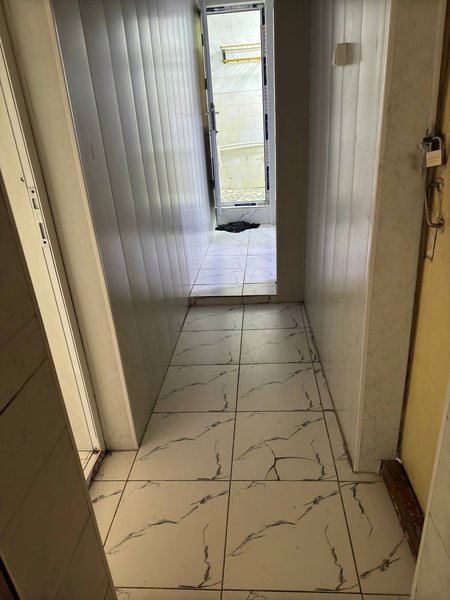 Продаётся 2 ком квартира Юнусобод район рядом поликлиника, школа,