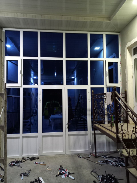 Akfa eshikva rom albata siz xoxlagan turda buyurtma qabul qilamiz