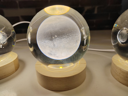nur taratuvchi gallaktika moon light