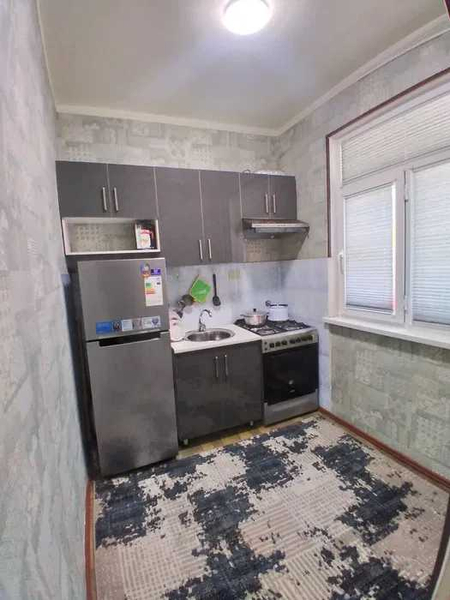 Продается 1/2/4\ 30м2 \ Кв Рядом спорт товар до Метро (Новза ) 5 мин
