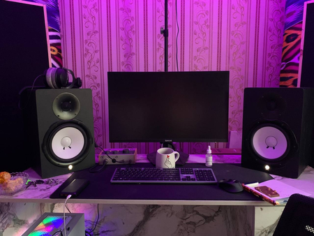 Yamaha HS 80\\nстудийний монитор \\n\\nБ/у xolati yaxshi, ishlashi idealniy!