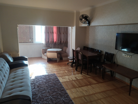Сдаю квартиру (76 КВ.)