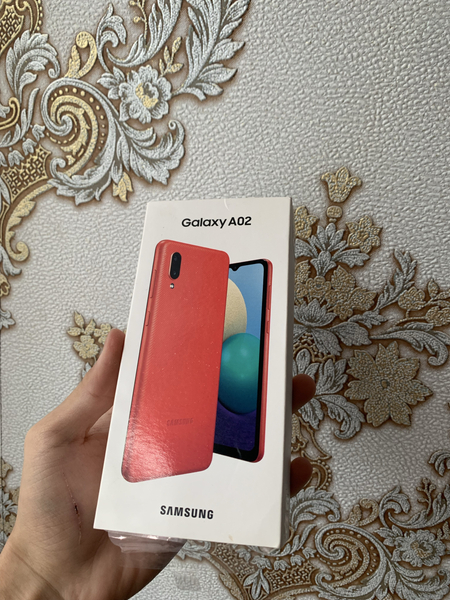 Samsung A02 holati yaxwi karobkasi bor