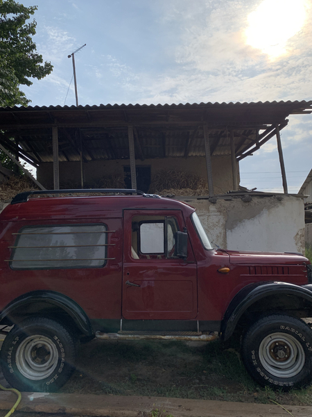 Gaz 69 sotiladi