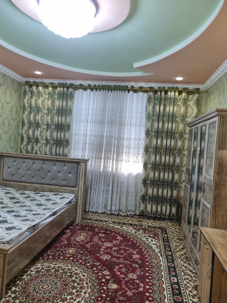 Urganch shaxar markazida 3 xonali uy ijaraga beriladi
