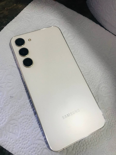 Samsung galaxy s23 plus