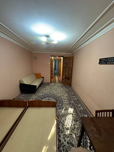 Срочно продаётся 3 комната на 1 этаже ваши остаётся партсезд