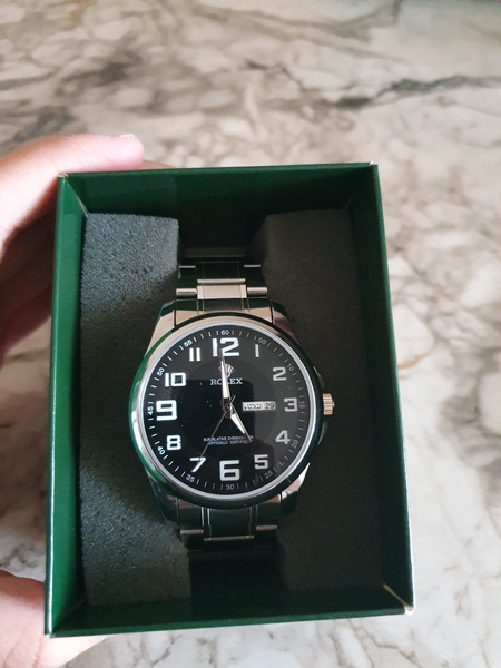 Yangi Rolex soati