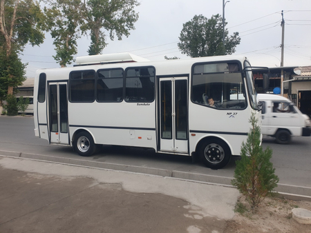 Isuzu np 37 2015 yil metan