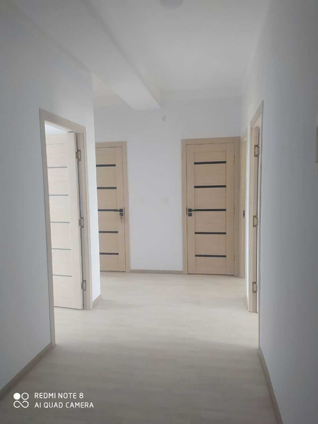 Asaka cityda 2 xonali kvartira srochno arzonga sotiladi.