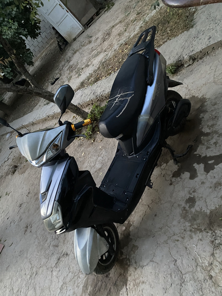 Bodo skuter sotiladi elektroni