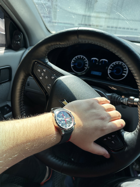 Продается срочно часы Chopard miglia 1000