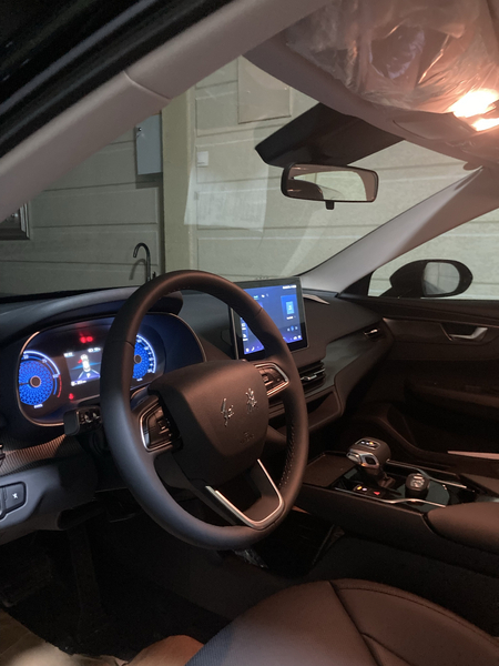 Hongqi e-qm5 naxt va nasiyaga