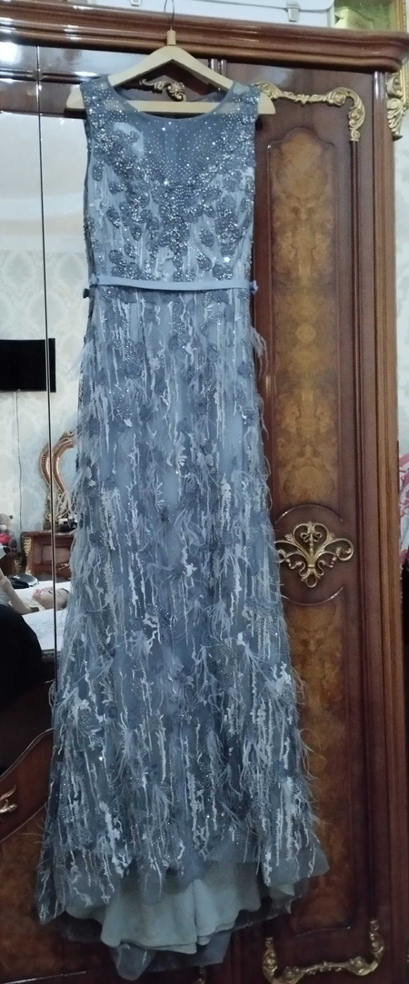 Dubaydan keltirilgan oqshom libosi
