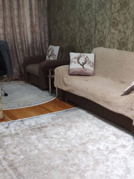Продаётся квартира 2/2/4 Мирзо Улугбекский район