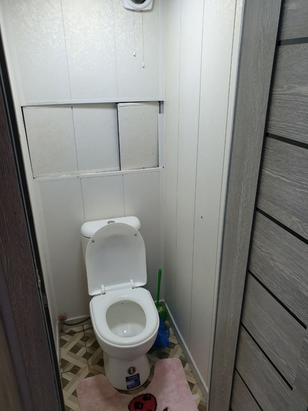Uy sotiladi 2 xonali 3 xona qilingan     narxi 75000$                .