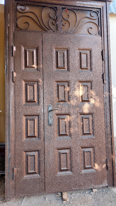 ДВЕРИ ПРОДАЁТСЯ качественная