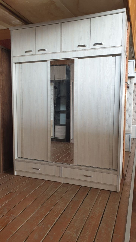 Shkaf kupe ishlab chiqaruvchidan 180x250