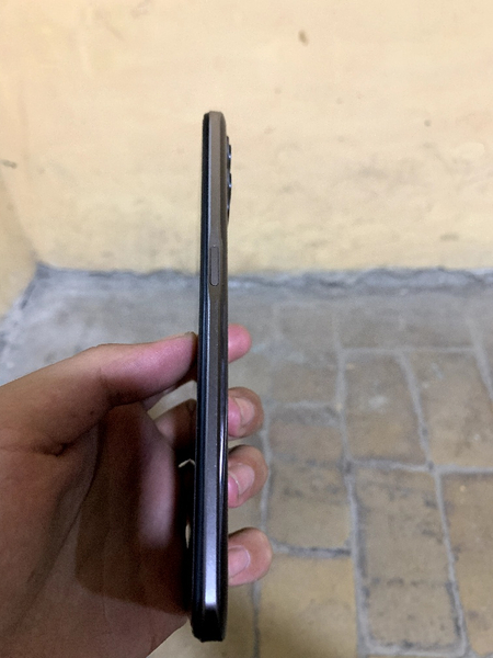 Realme 8i 2022 bir qoʻl ishlagan