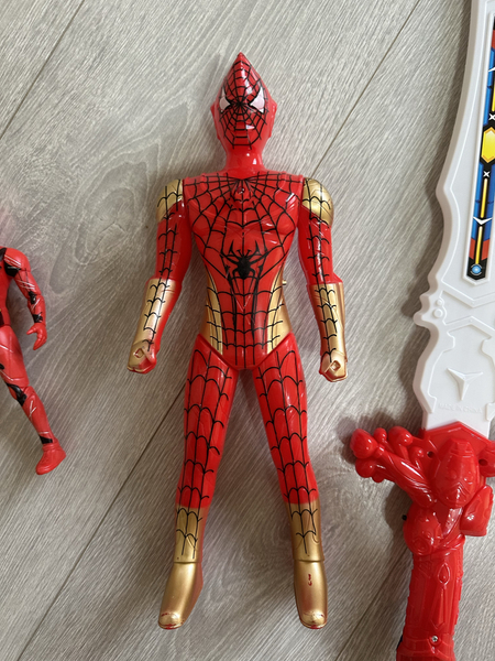 Набор игрушек фигурки spiderman, меч и маска