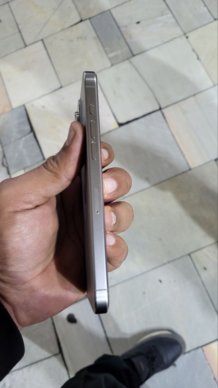 iphone 15 pro max 256 VN/A yomkis 99 orqa krishka singan