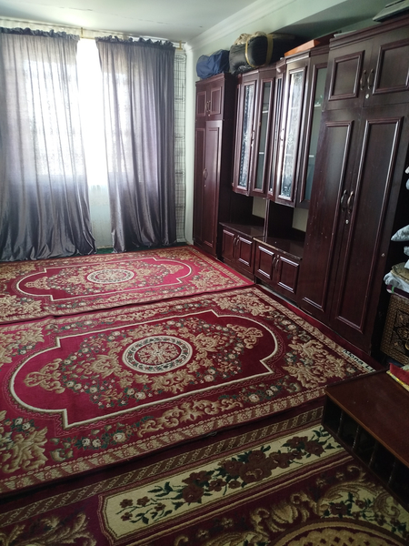 Сампи Сельхоз ёнида кунлик ижарага Уй бор 45000 сум