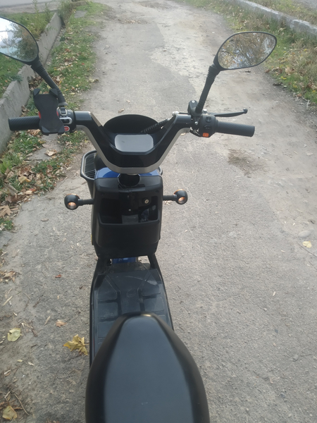 Elektra skutr sotiladi.
