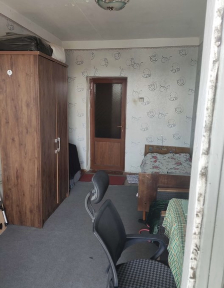 Продам  2/4/4 ком квартиру куйлюк массив 1 с двумя балконами кирпич