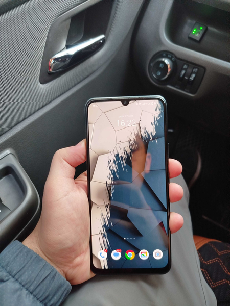 VIVO 8/128GB ideal. 33W zaryadka bonusga.