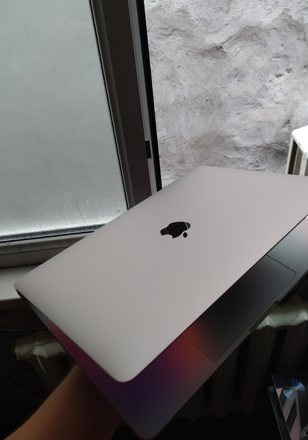 MacBook Pro 15' core i7/16/256. Touch Bar/Touch iD