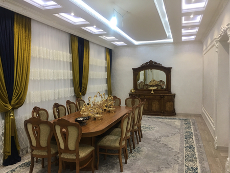 Uchastka sotiladi yengi toshmi posttan krganda ellik yillikda