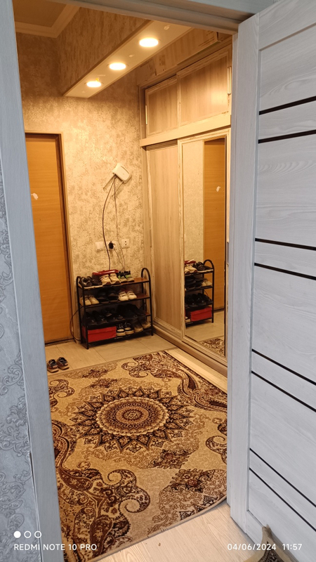 Продаю свою 3 комнатную. 3/3/4. Авиасозлар 4. Яшнобод метро