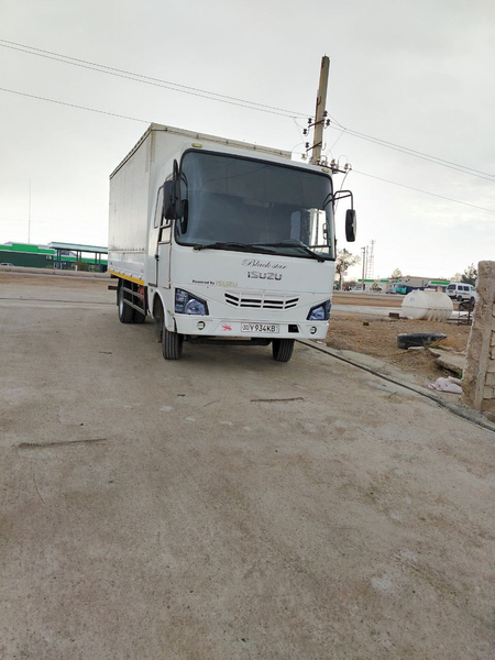 Isuzu avtobus sotiladi 2009