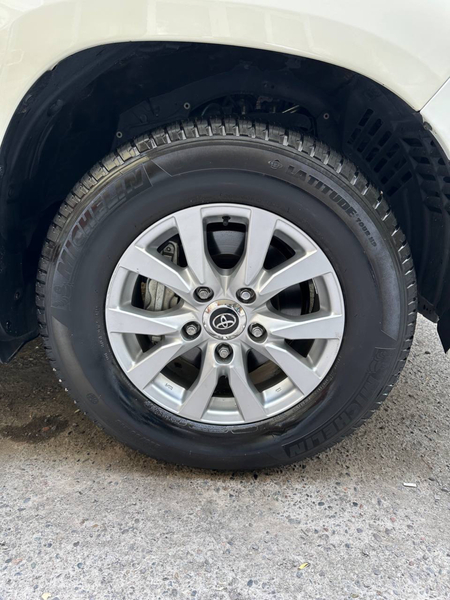 Продам свой Land Cruiser 200 4.6L в идеальном  состоянии