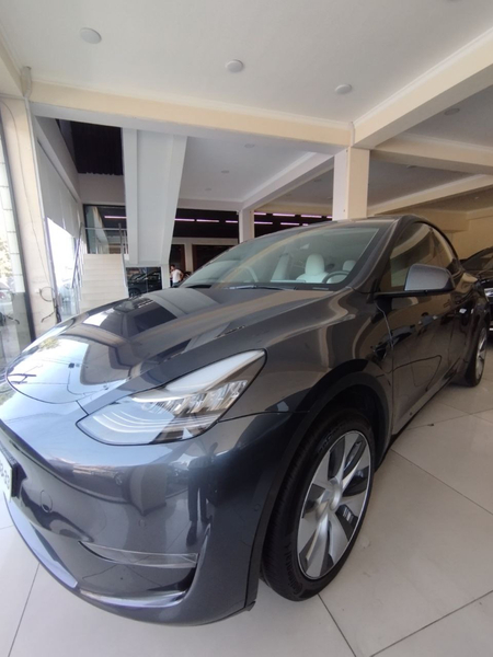 Tesla model Y. Amerika.