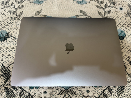 Apple Macbook Pro 2019 inch 16 1tb SSD RAM 16 Gb