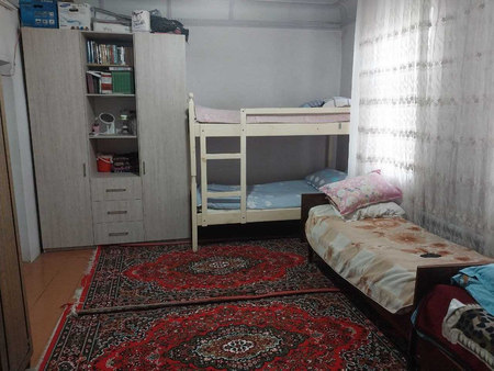 Срочно  Она-болада Уткир махаллада уй сотилади.