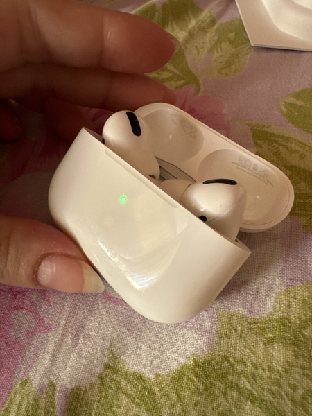 Продам AirPods pro original